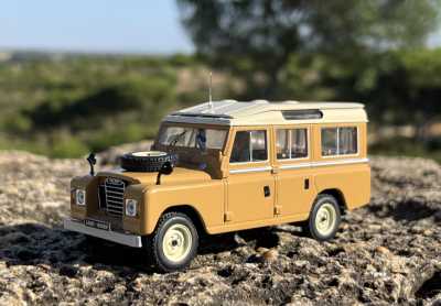 PICS – Land Rover 109 Series 3 Station Wagon by Ixo Models – Forum 43 ...