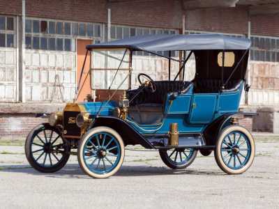 ICM 1:24 Model T 1912 Commercial Roadster and ICM 1/24 Ford Model T ...